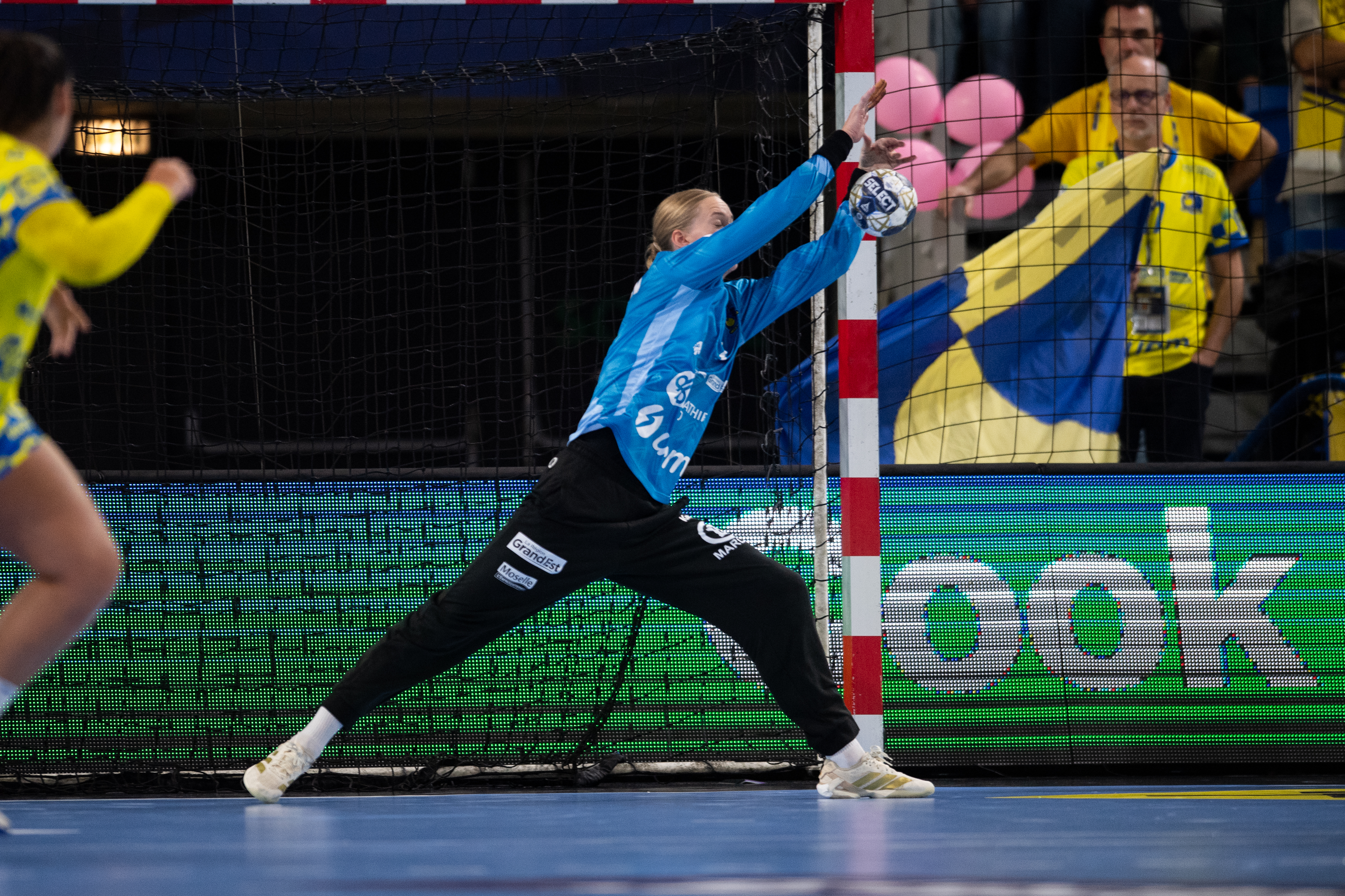 CL handball: How Metz goalkeeper Bundsen plays with the shooters