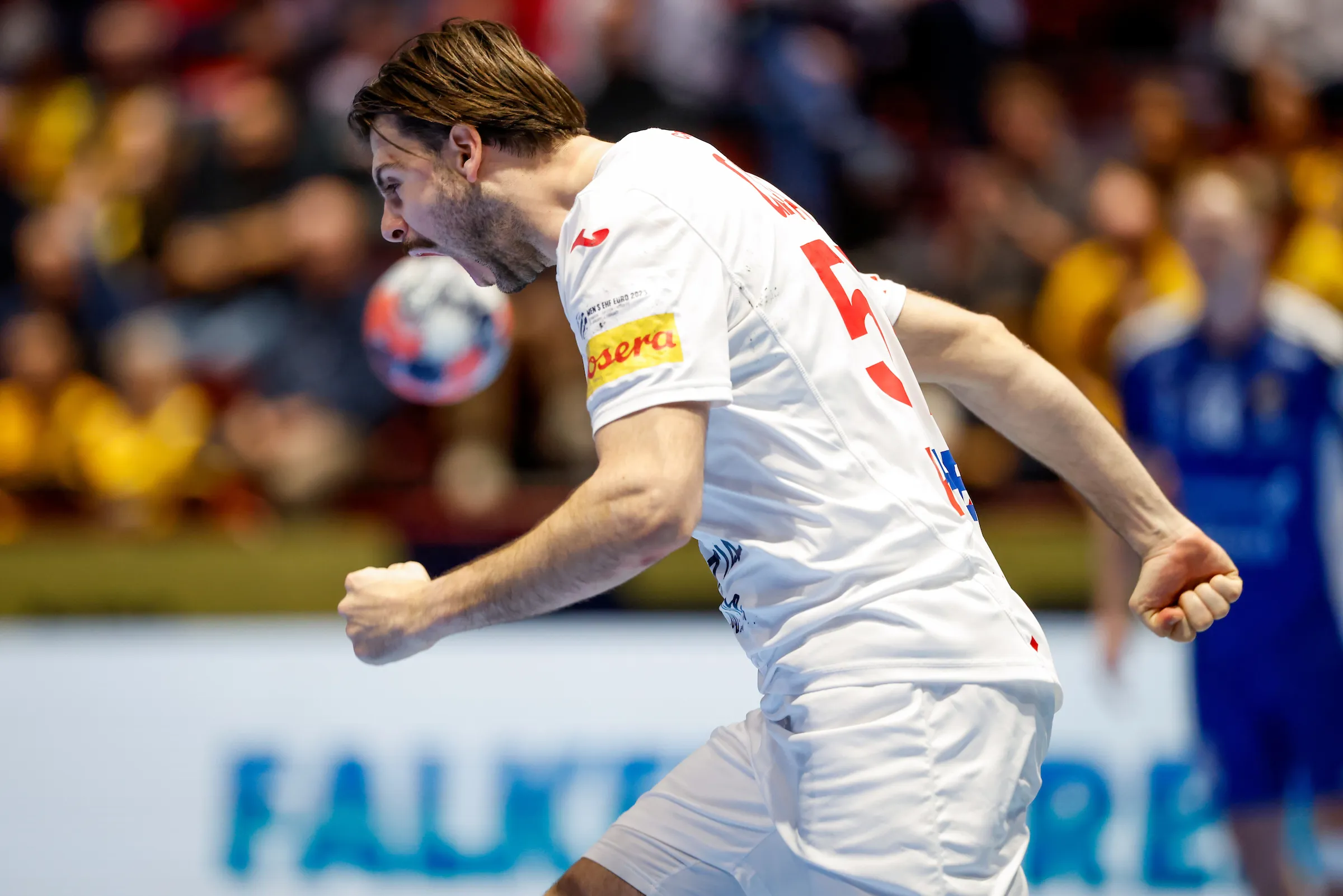 Men's EHF EURO 2026: Fiery derby as crunch time arrives in Malmö