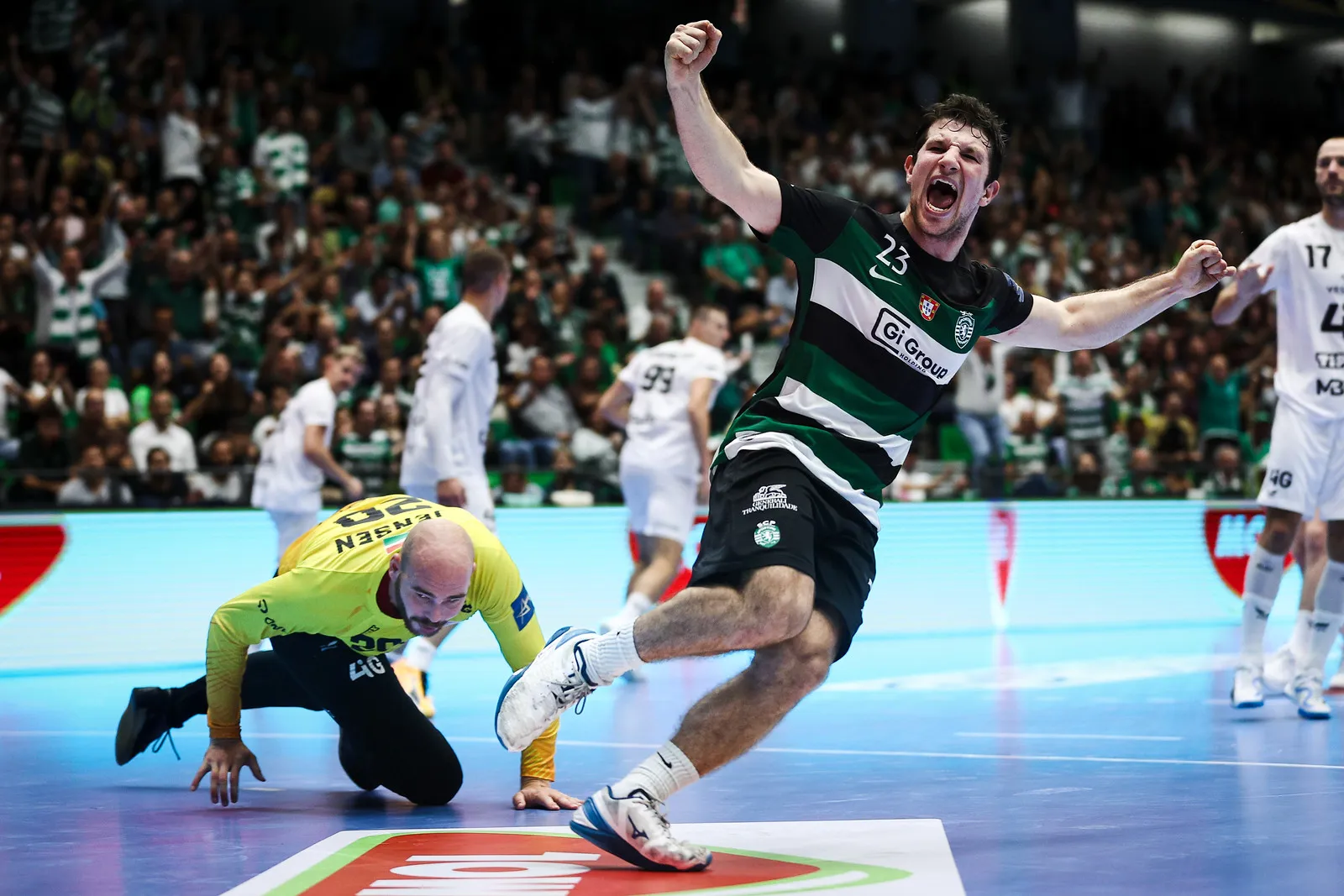 Stunning Sporting beat Veszprém; Barça, Kolstad both win
