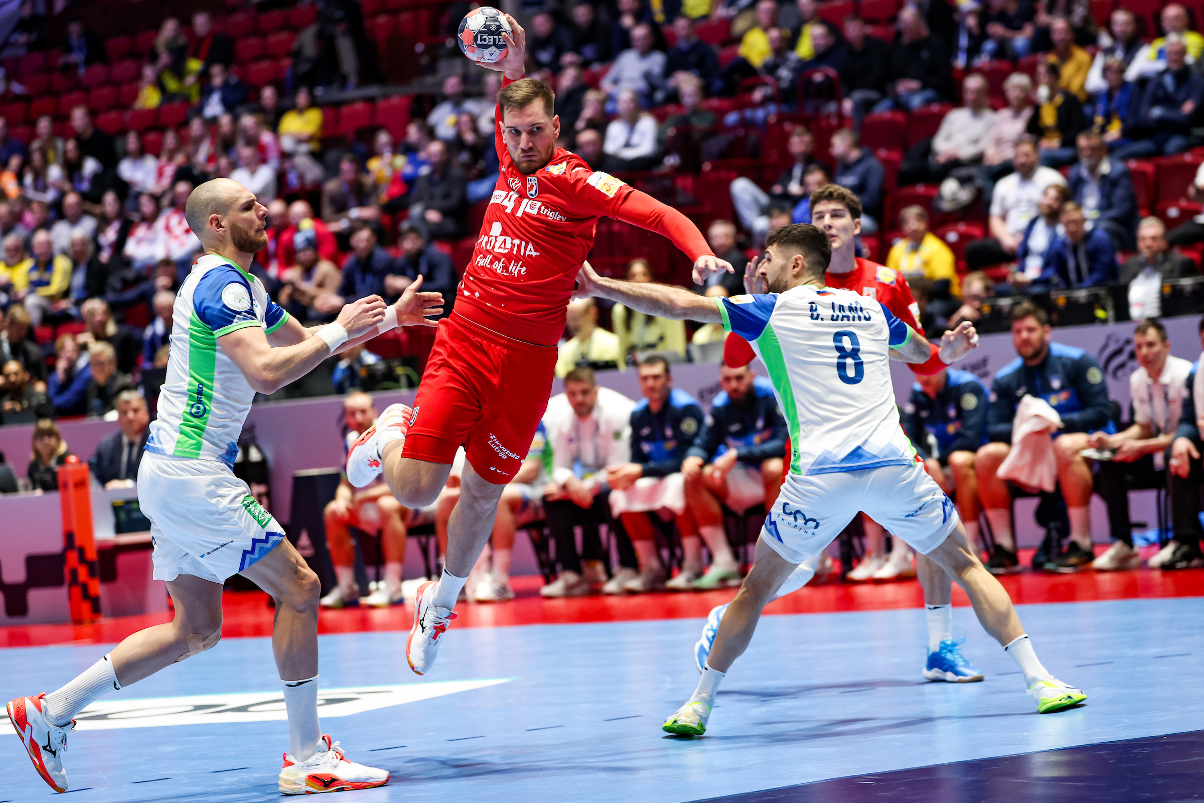 Croatia edge Slovenia in handball derby, keep semi-final push on track