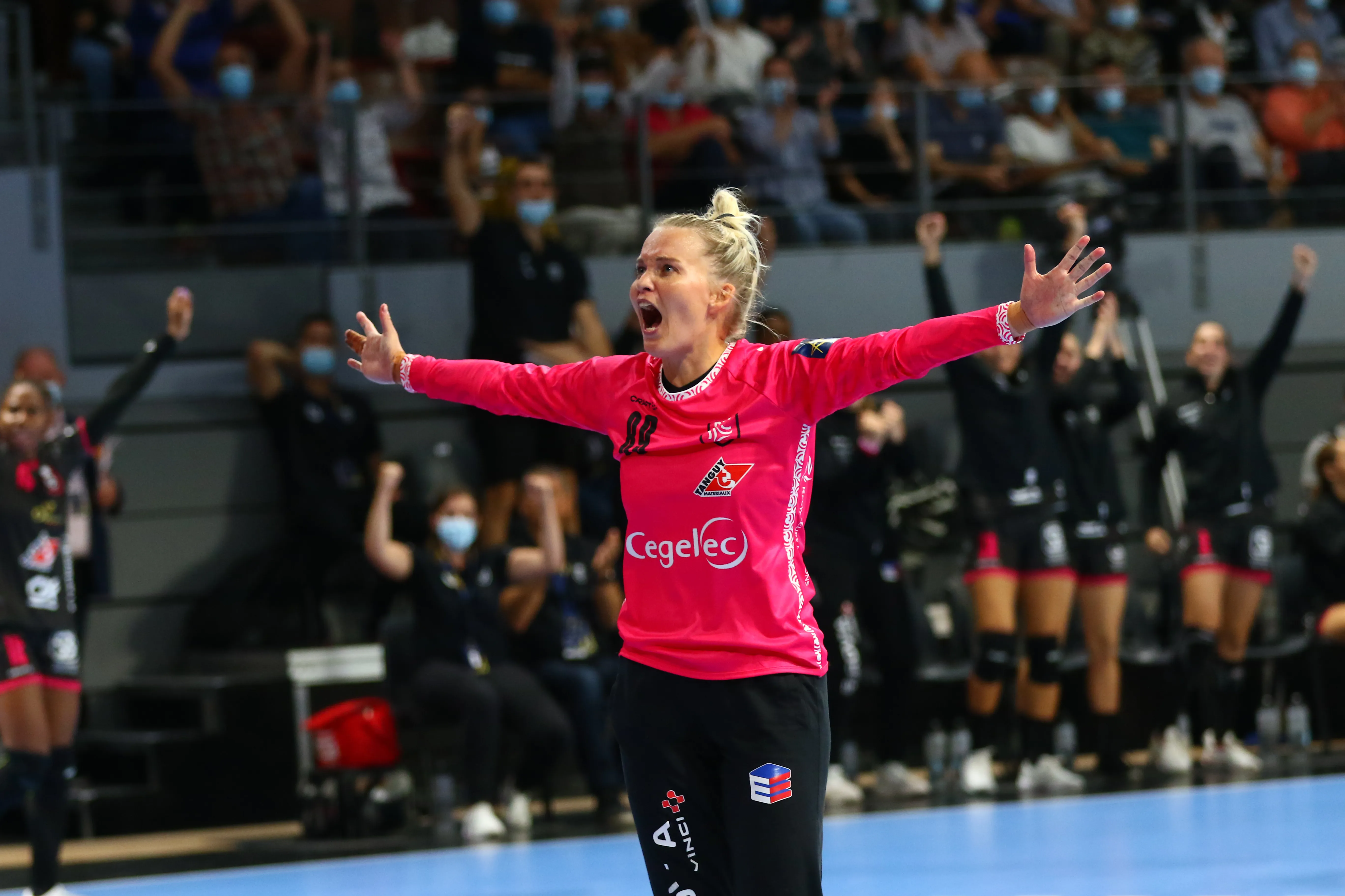 14 saves from Toft lift Brest past Esbjerg