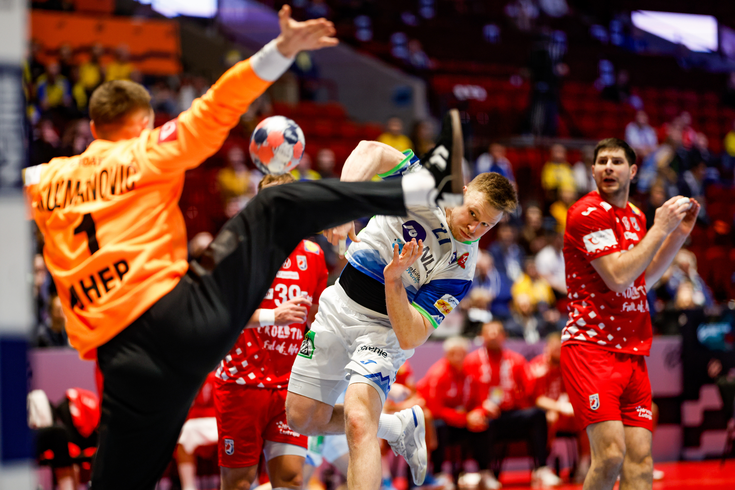 Croatia edge Slovenia in handball derby, keep semi-final push on track
