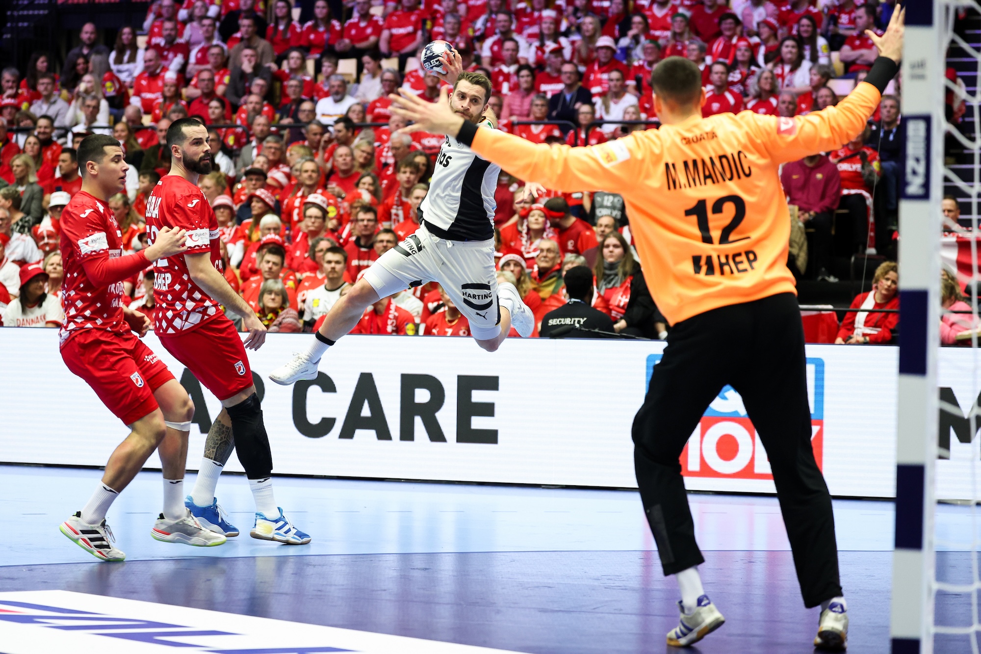 10 years later, Germany return to EHF EURO final
