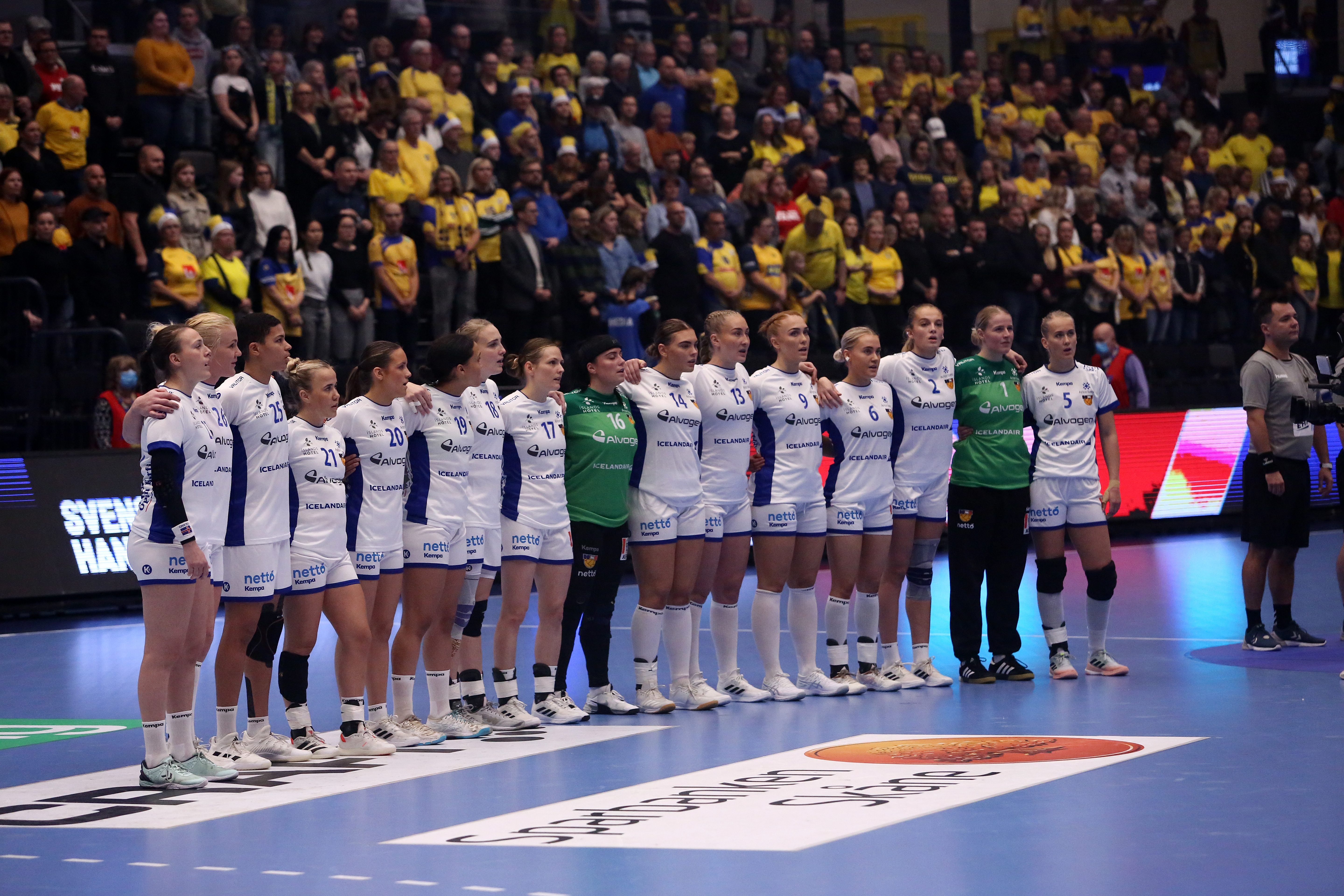 Sweden storm to big win against Iceland