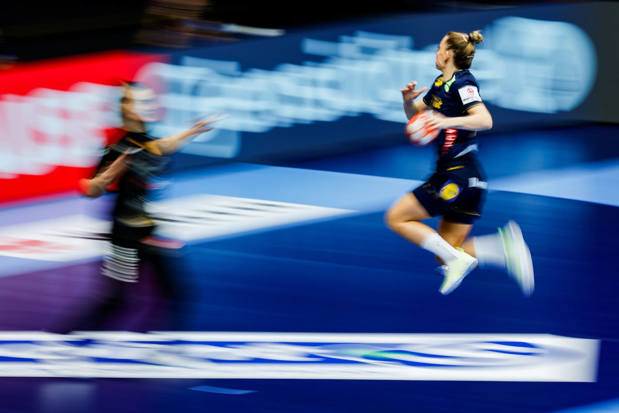 Women's EHF EURO semi-final race heats up in Debrecen