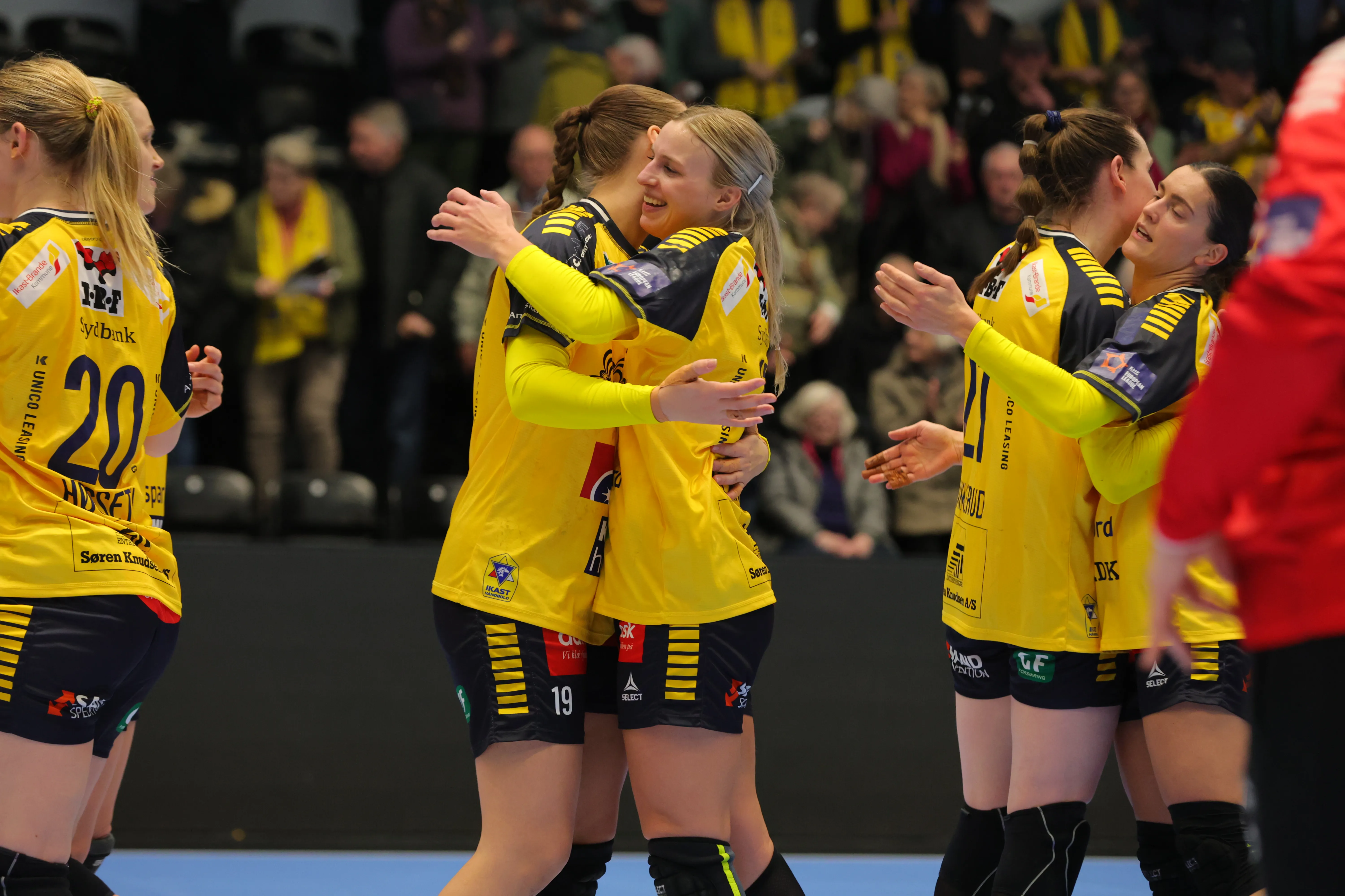 Dramatic games in Ikast and Dortmund as group B throws off