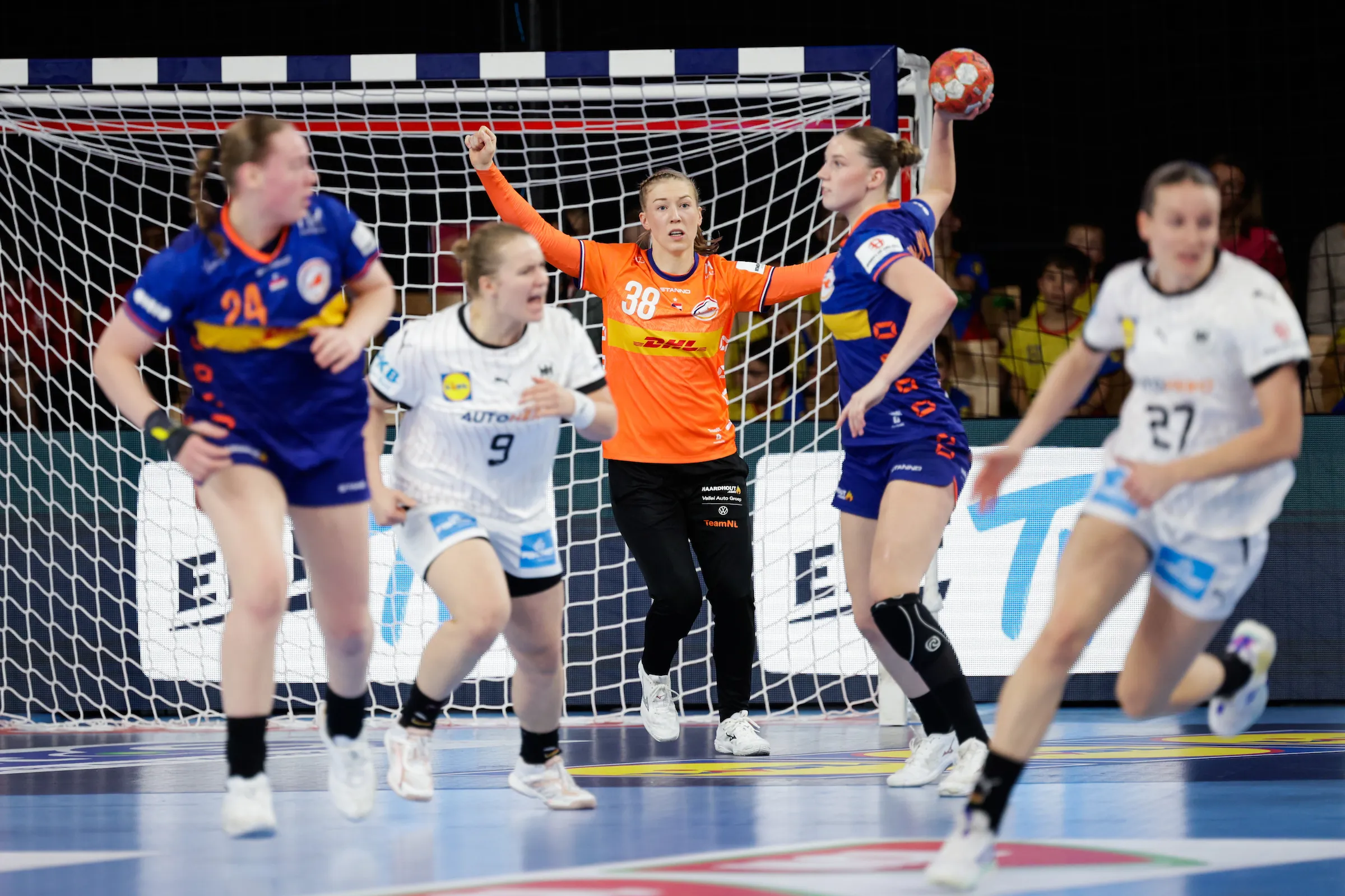 Netherlands close in on EHF EURO main round after Germany clash