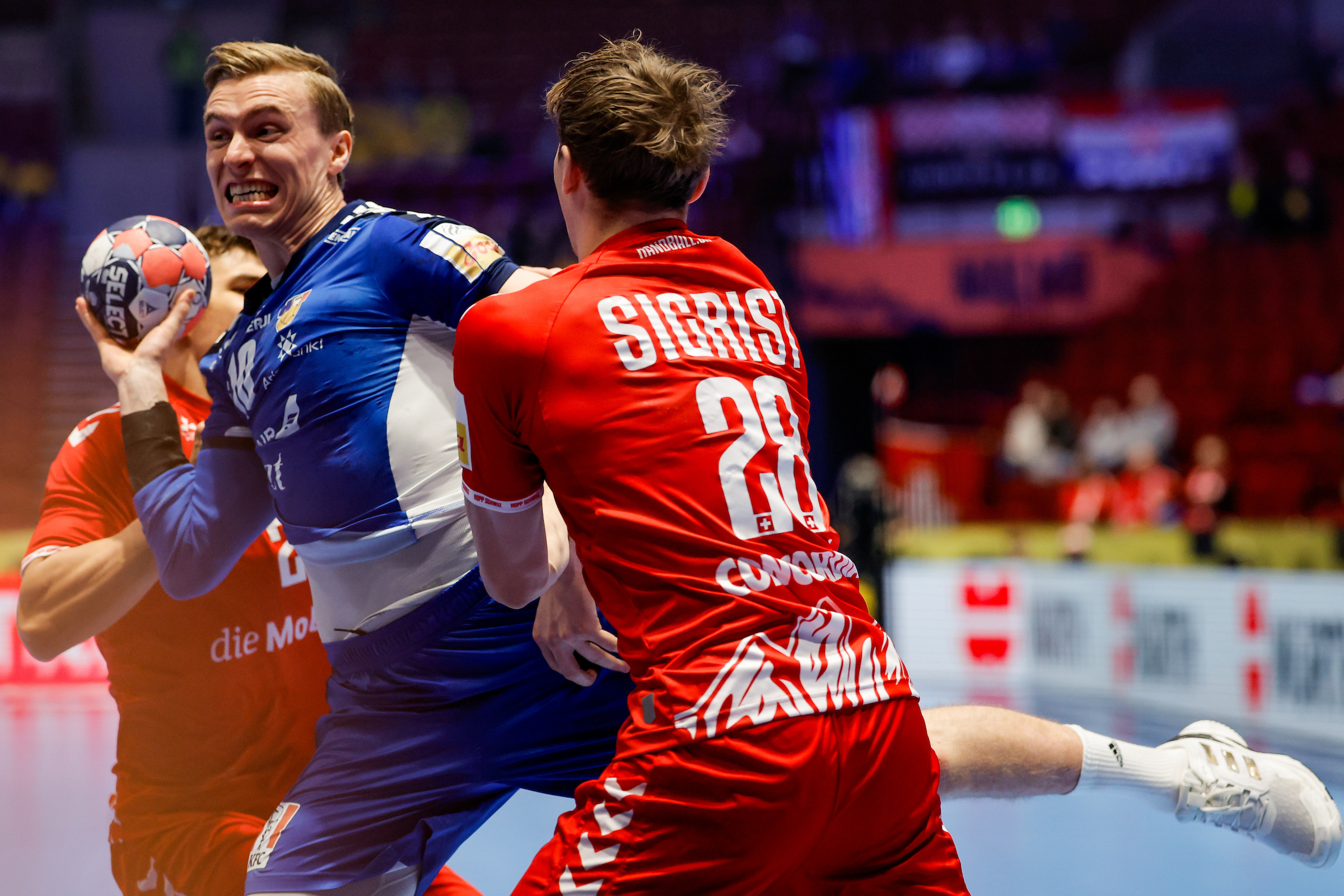 Handball: Iceland snatch late draw vs Switzerland in dramatic finish