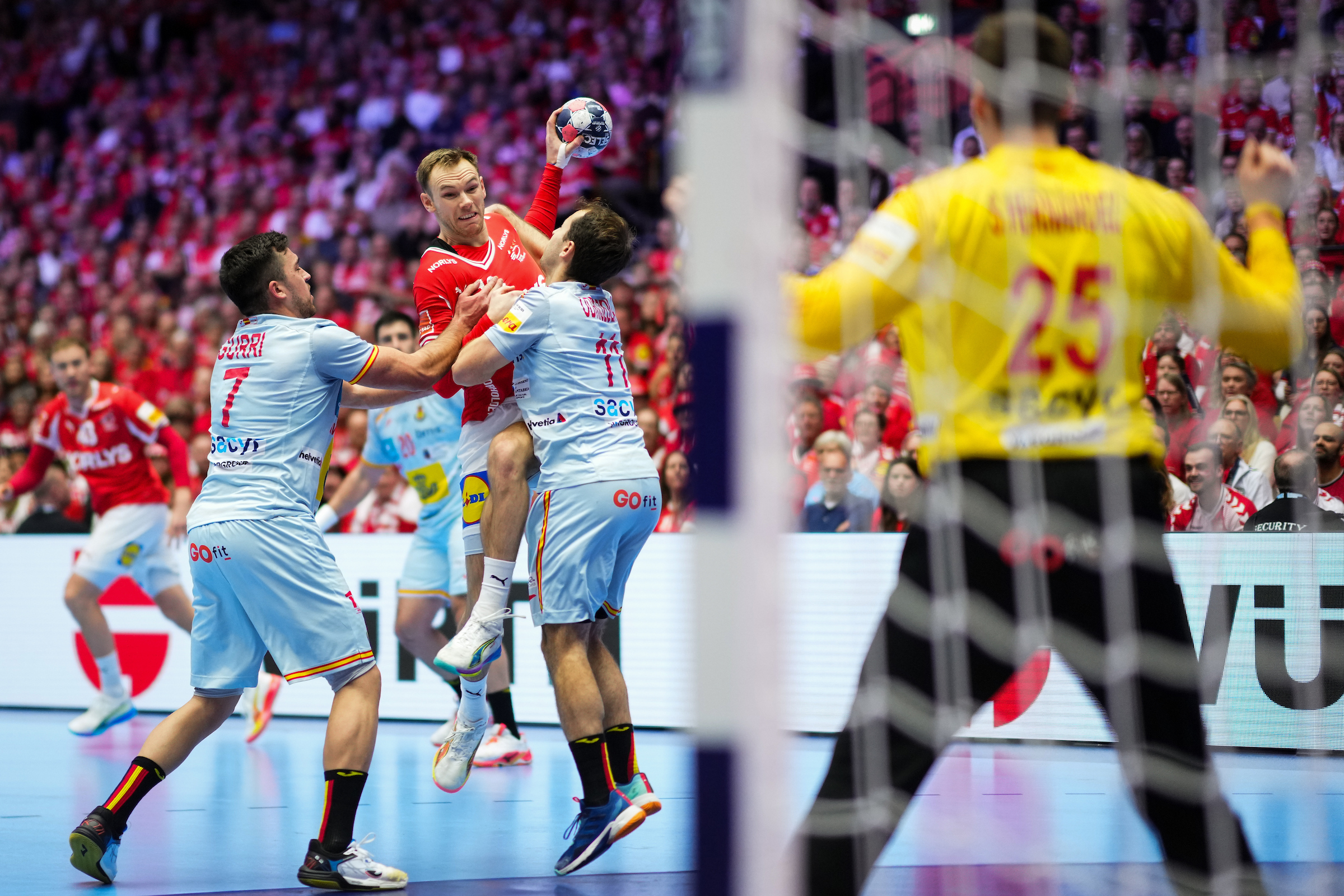 Men's EHF EURO 2026: Emil Nielsen leads the winning Danish red wave
