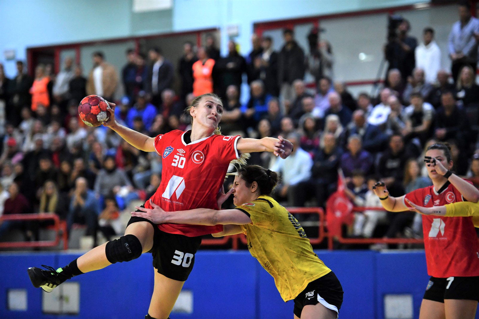 Atletico and Antalya look for first-leg final advantage