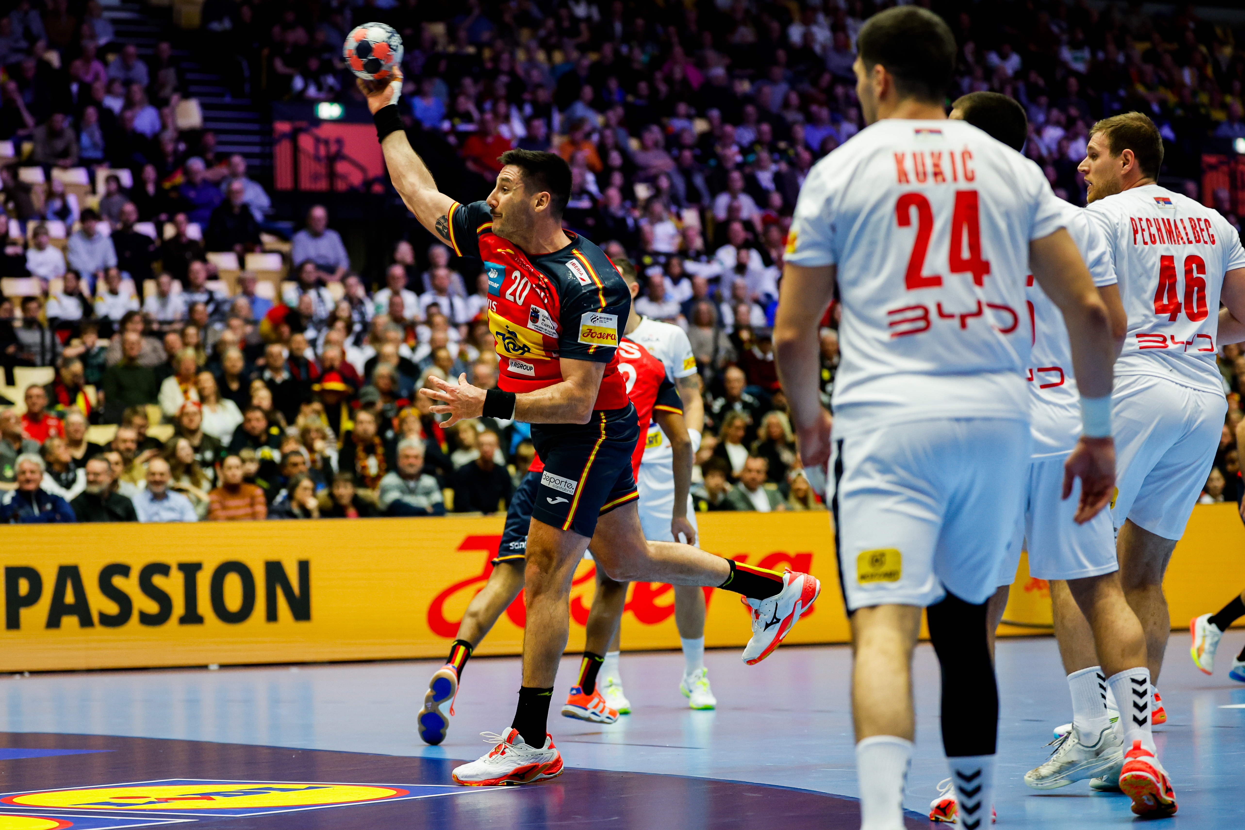 Handball EURO 2026: Spain win slow-paced thriller in Herning