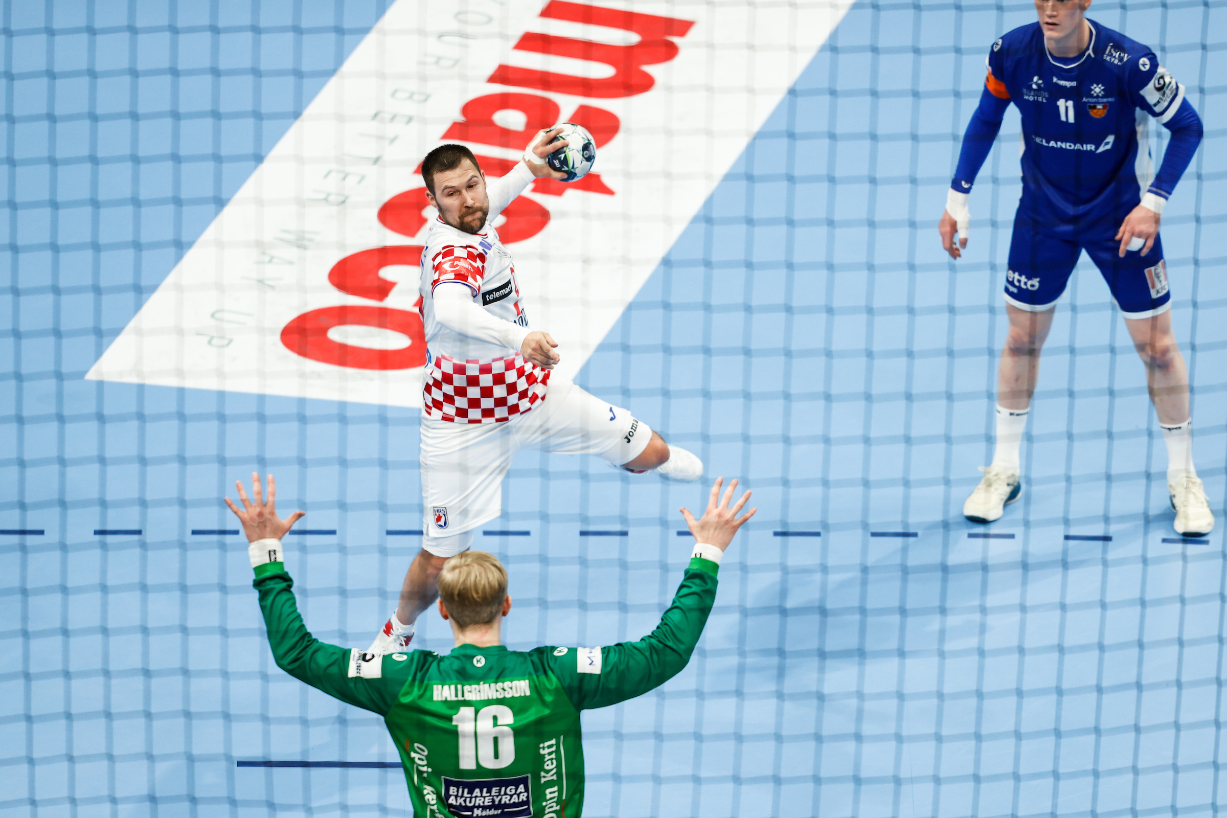 Ivan Pesic leads Croatia to epic win against Iceland