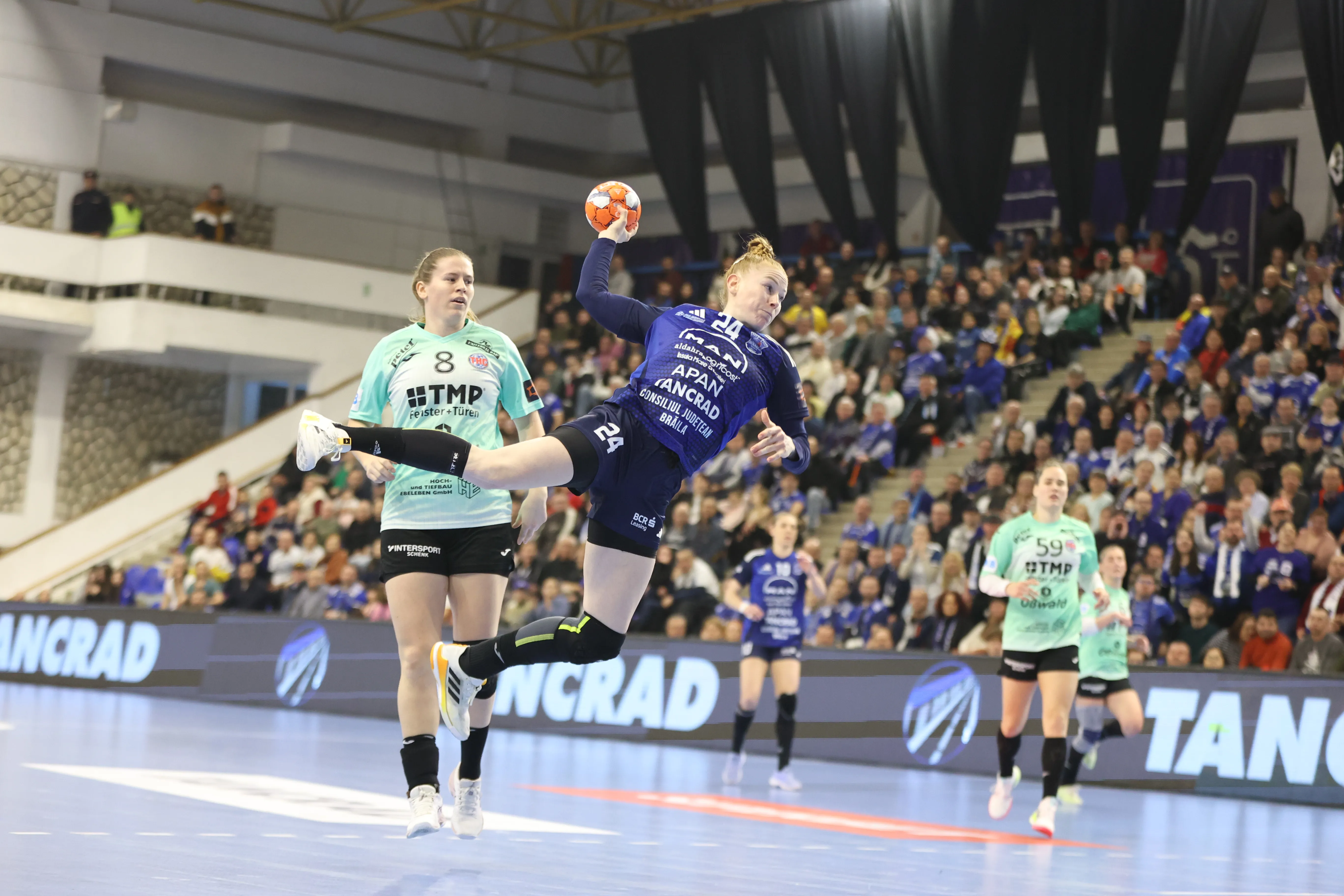 Dunarea and Blomberg-Lippe extend their perfect streaks