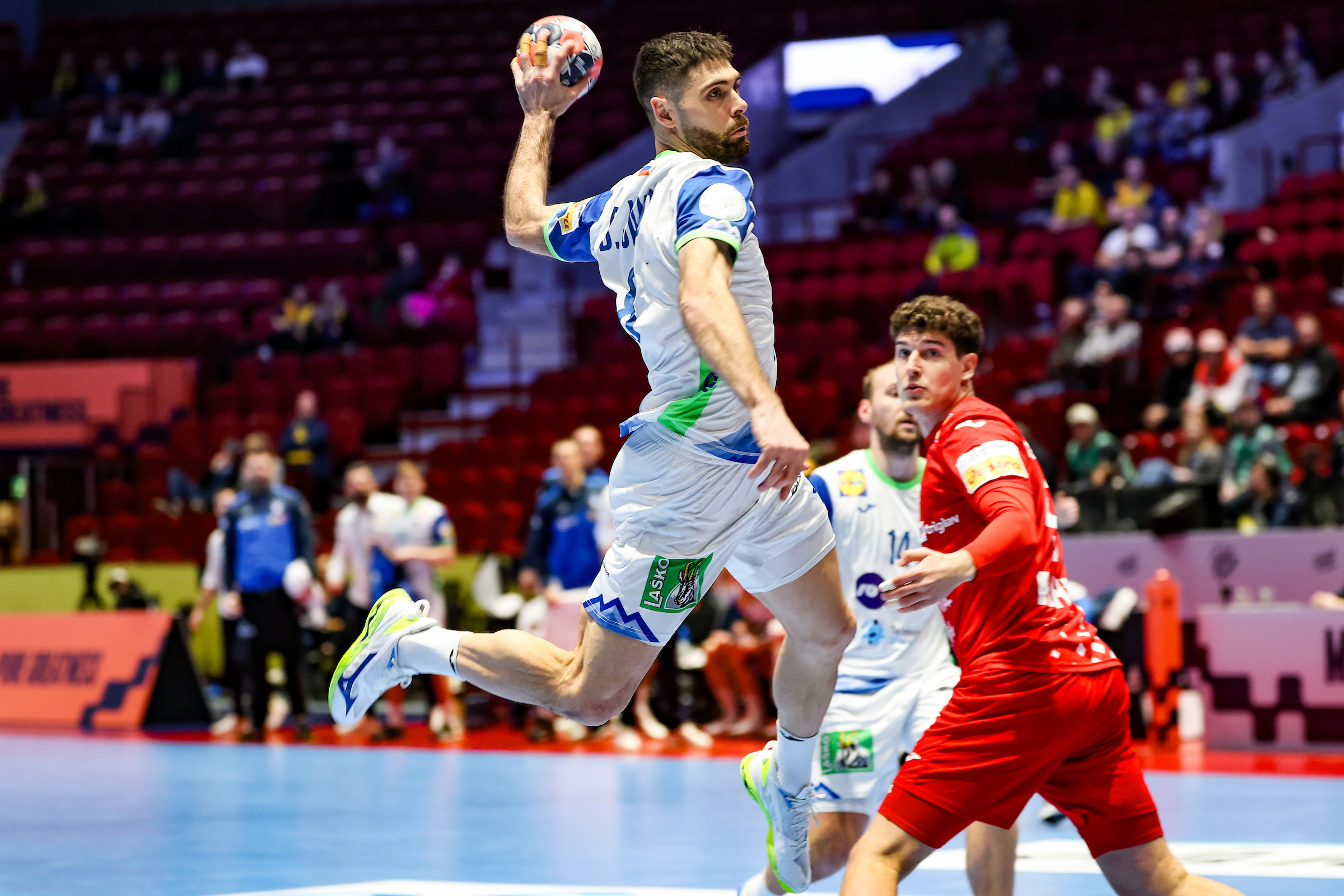 Croatia edge Slovenia in handball derby, keep semi-final push on track