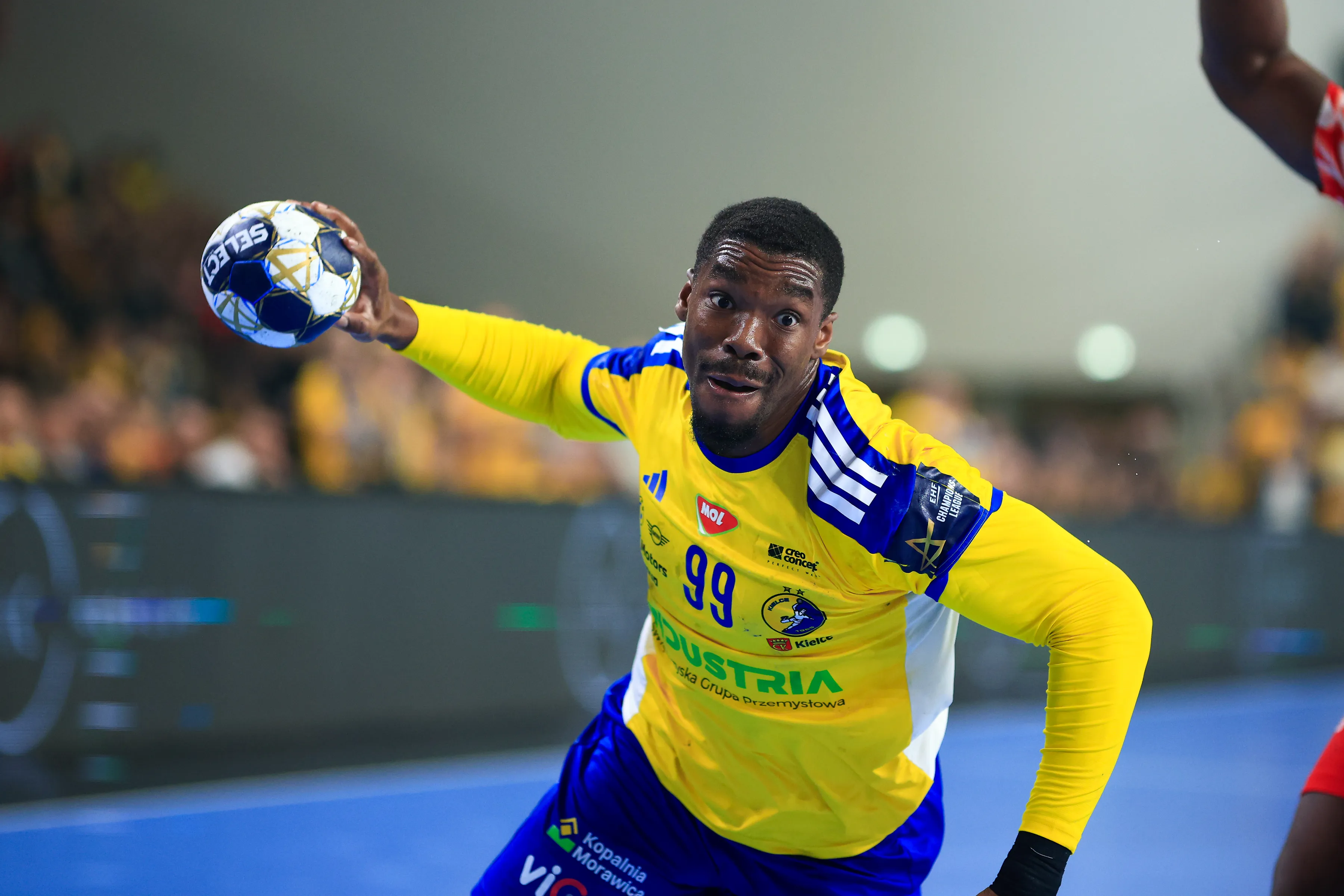 Handball star Dylan Nahi: "The Swiss Army knife of the team”