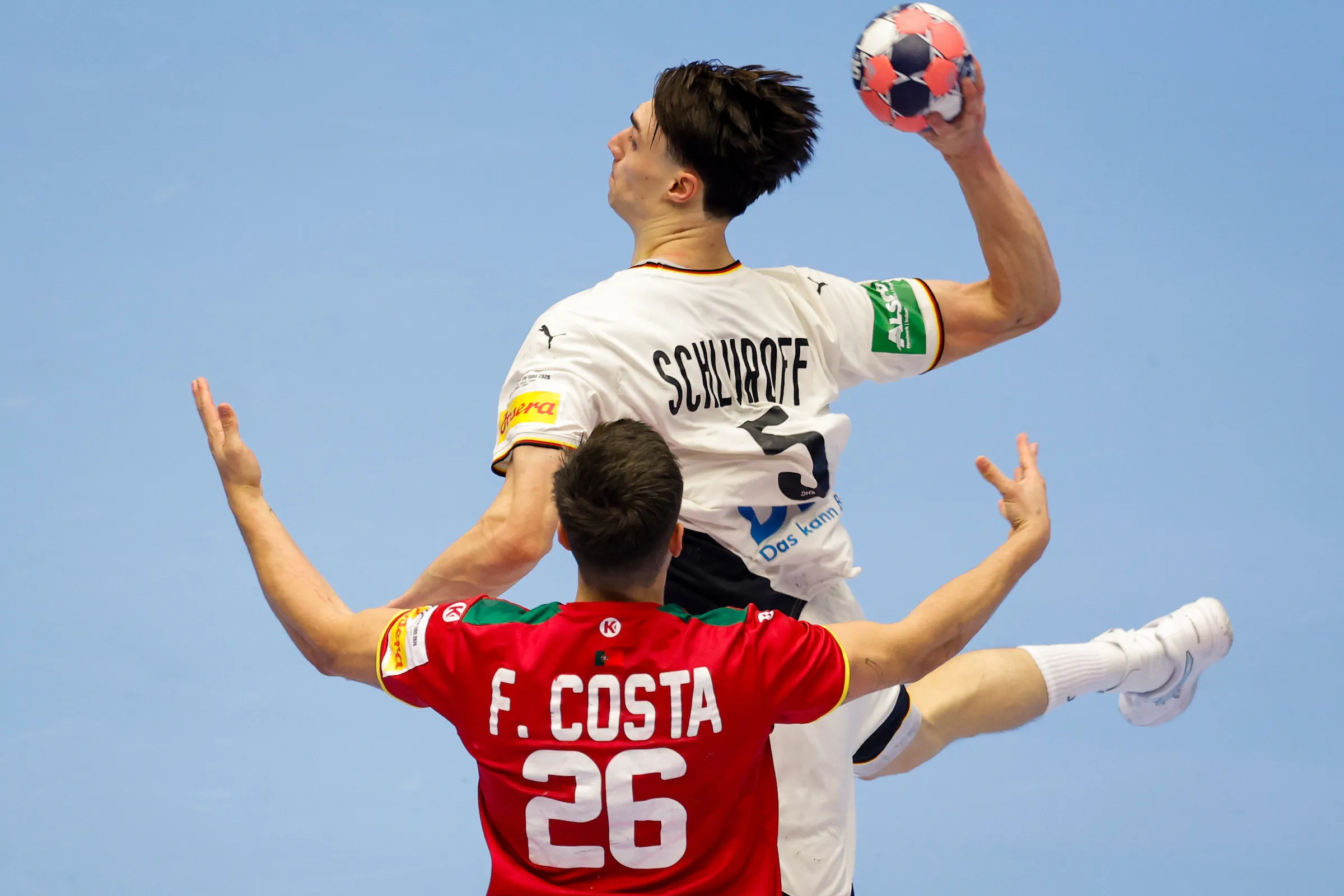 Who has recorded a 134 km/h shot at the Men's EHF EURO 2026?