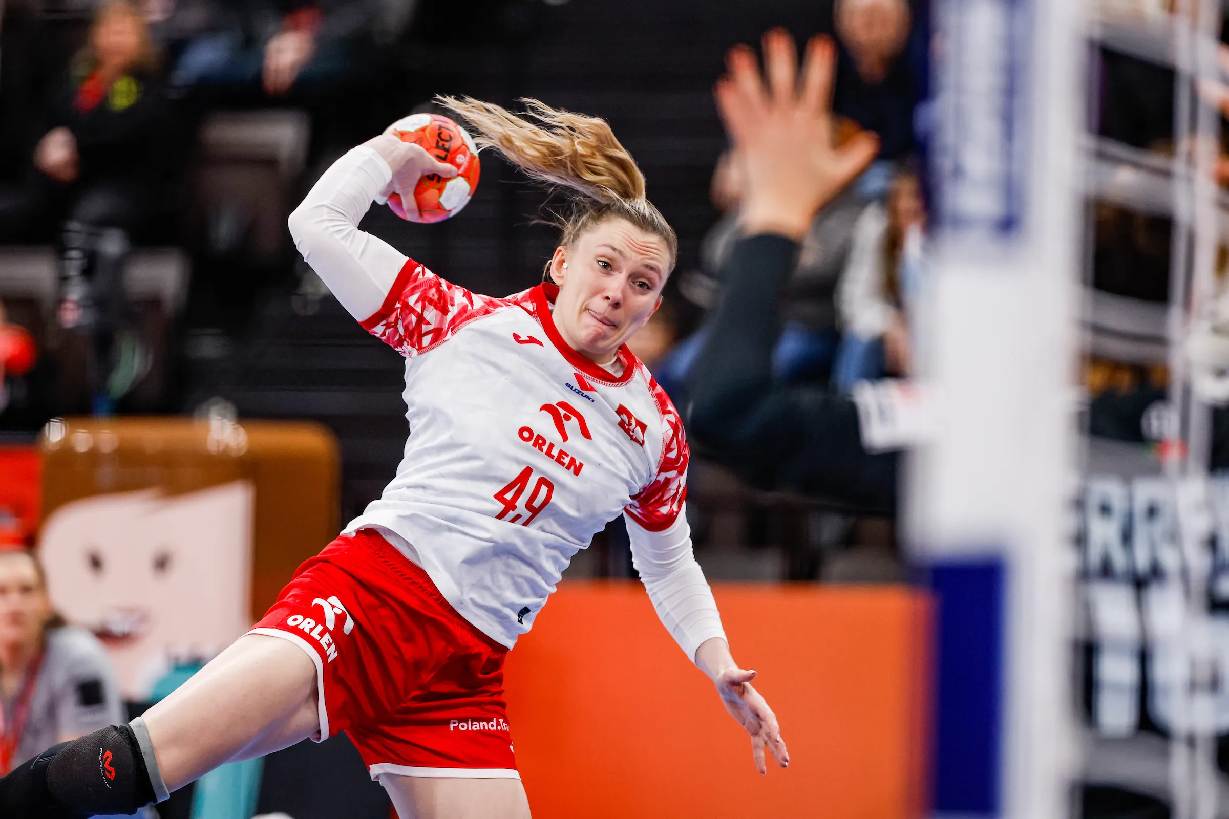 Last-minute win over Portugal sees Poland take first EHF EURO points