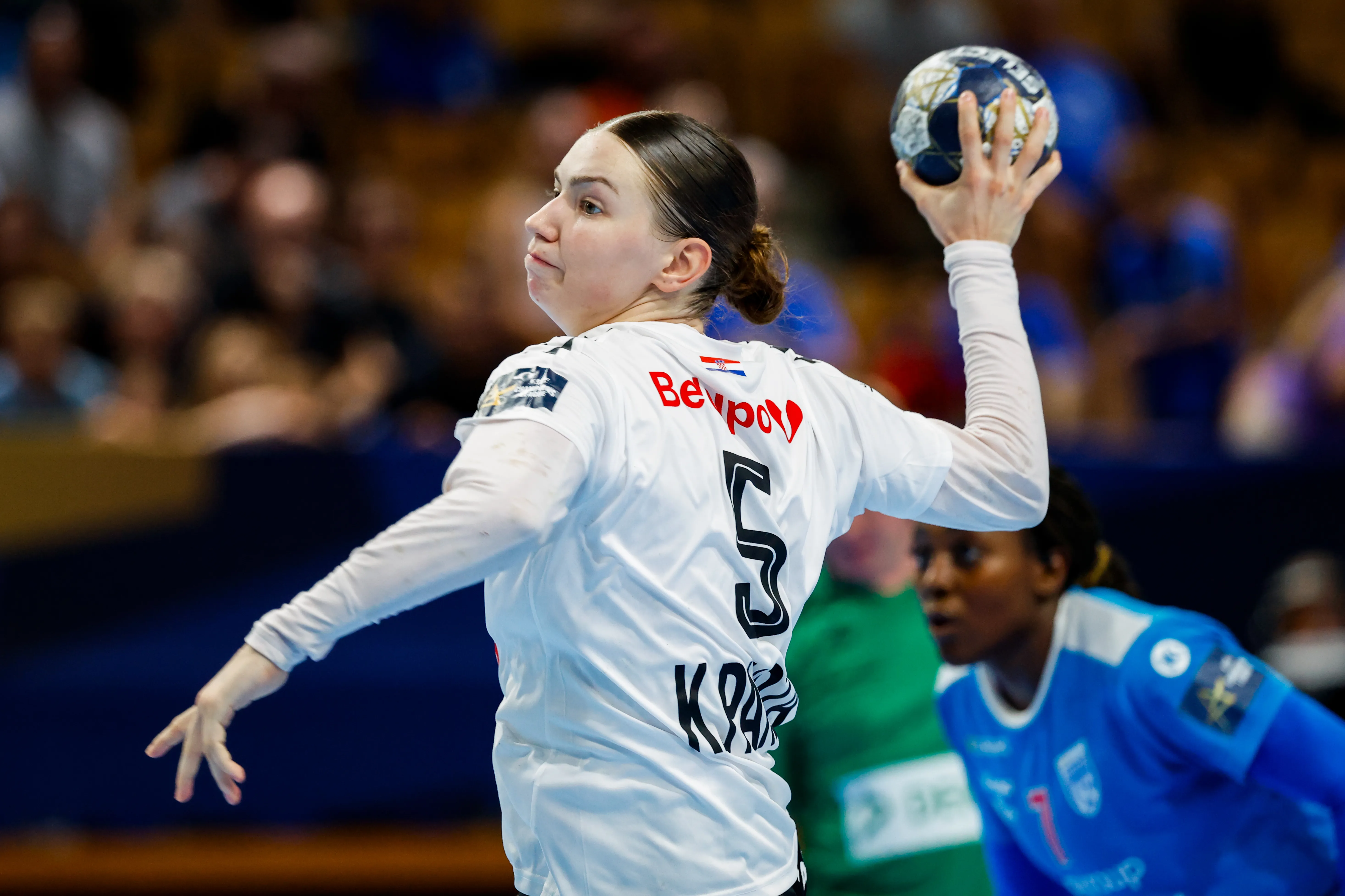 Austrian sisters, Balkan mentality, team spirit & perfect relationship